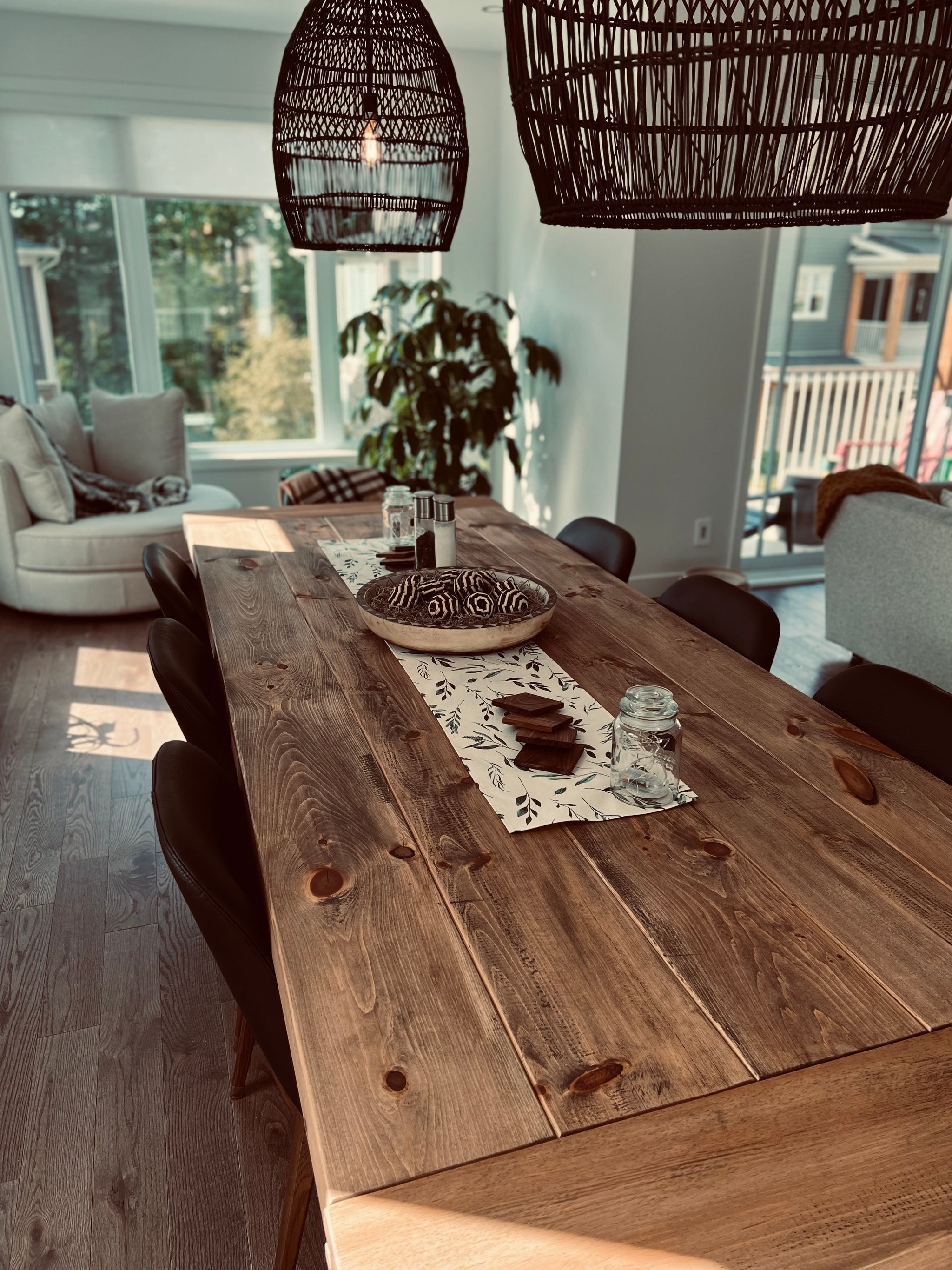 La Farmhouse - Table rustique faite entièrement de bois – Atelier Arbor